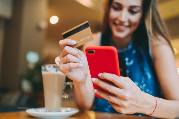 Virtual Credit Cards: Digital Wallets or Traditional Credit Card?